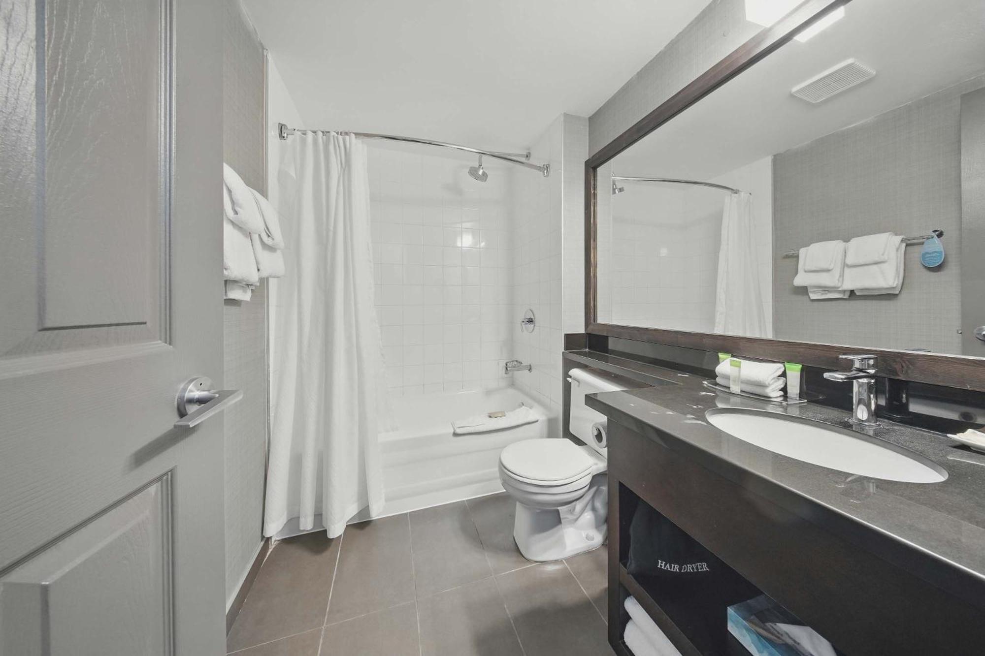 SANDMAN HOTEL RED DEER | ⋆⋆⋆ | CANADA | SEASON DEALS FROM $82