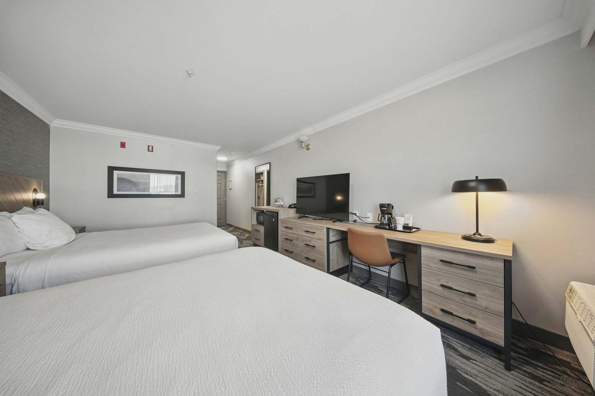 SANDMAN HOTEL RED DEER | ⋆⋆⋆ | CANADA | SEASON DEALS FROM $82