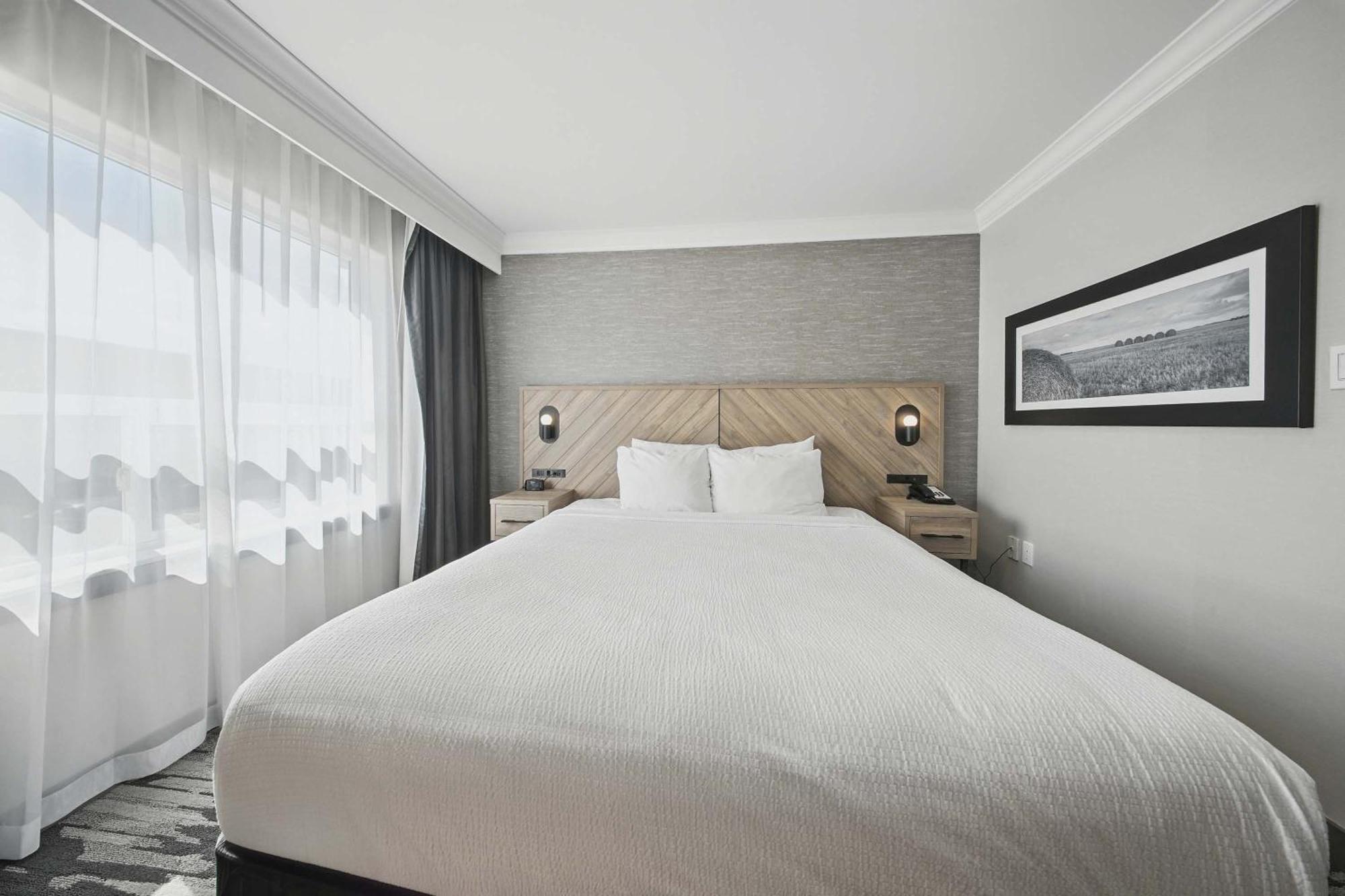 SANDMAN HOTEL RED DEER | ⋆⋆⋆ | CANADA | SEASON DEALS FROM $82